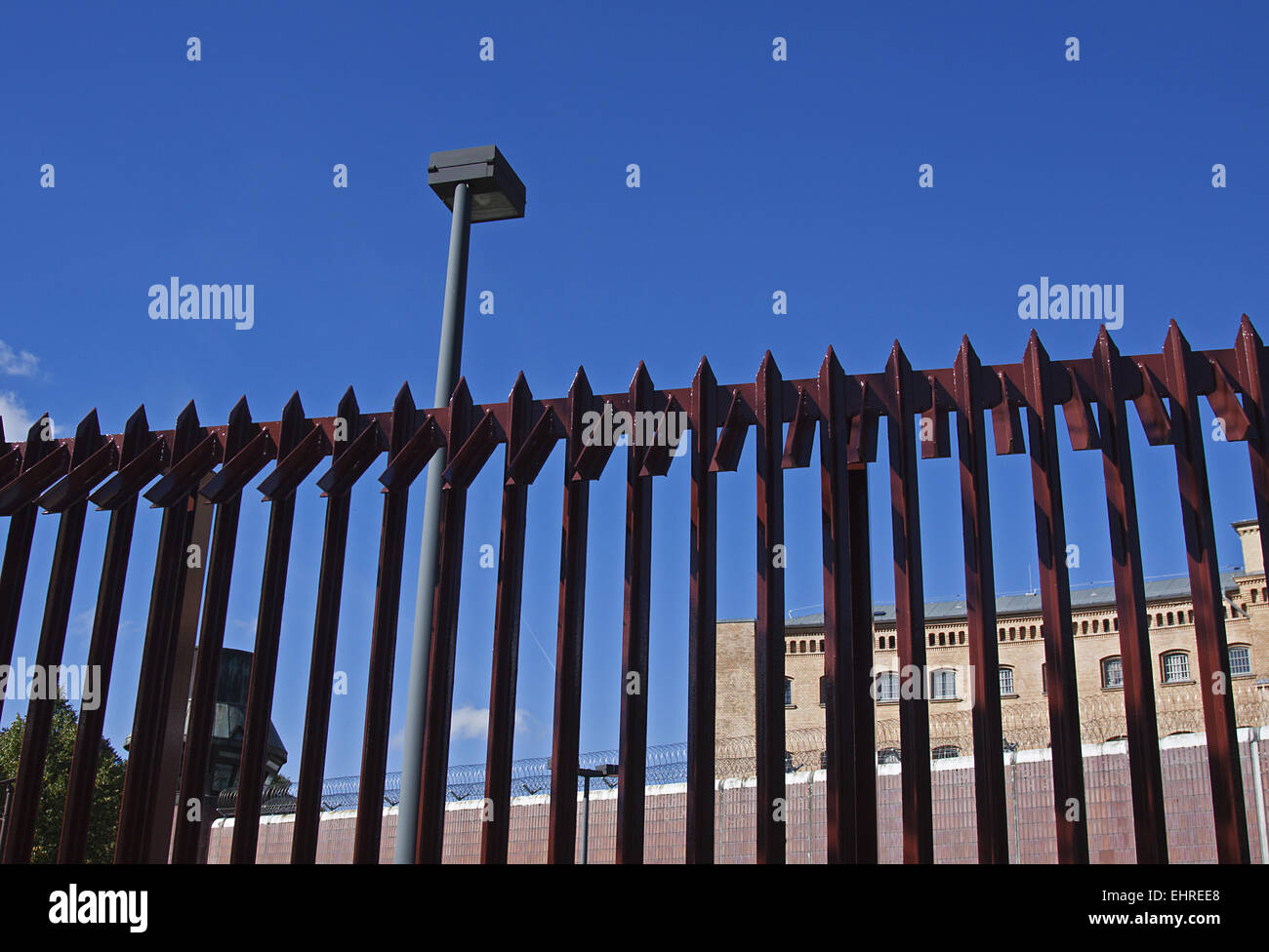 Metropolitan correctional center hi-res stock photography and images ...