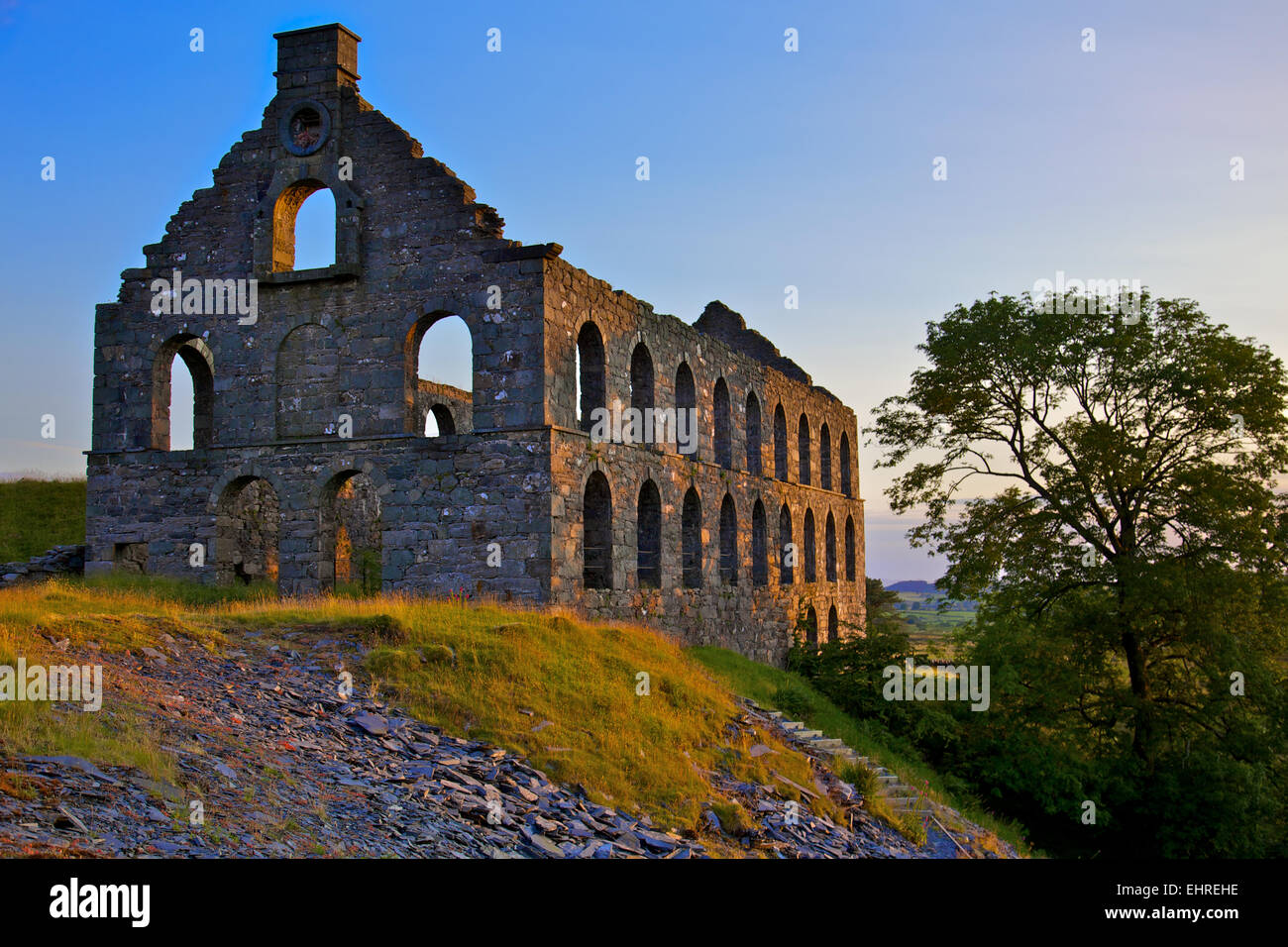 Gwynedd, Snowdonia National Park, Cwm Ystradllyn, ruins of Ynysypandy ...