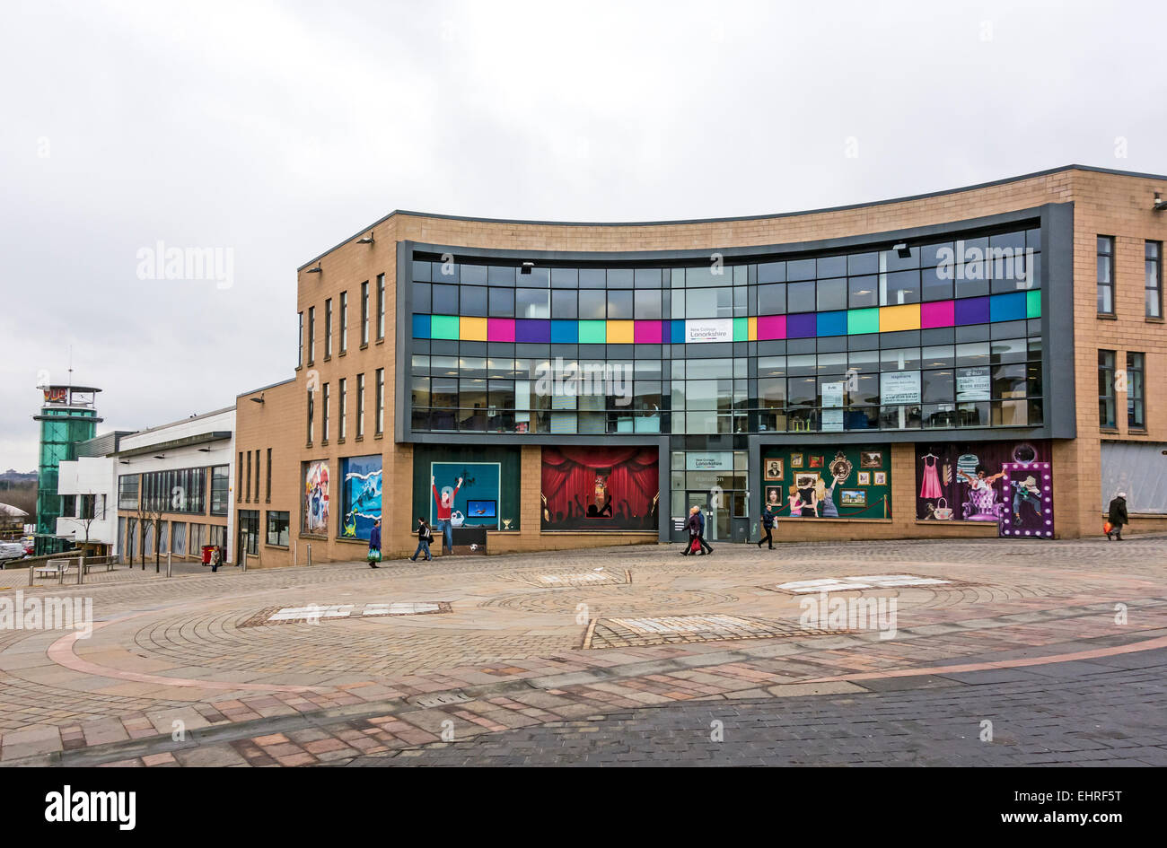 Hamilton Towers with New College Lanarkshire in Town Square Castle ...
