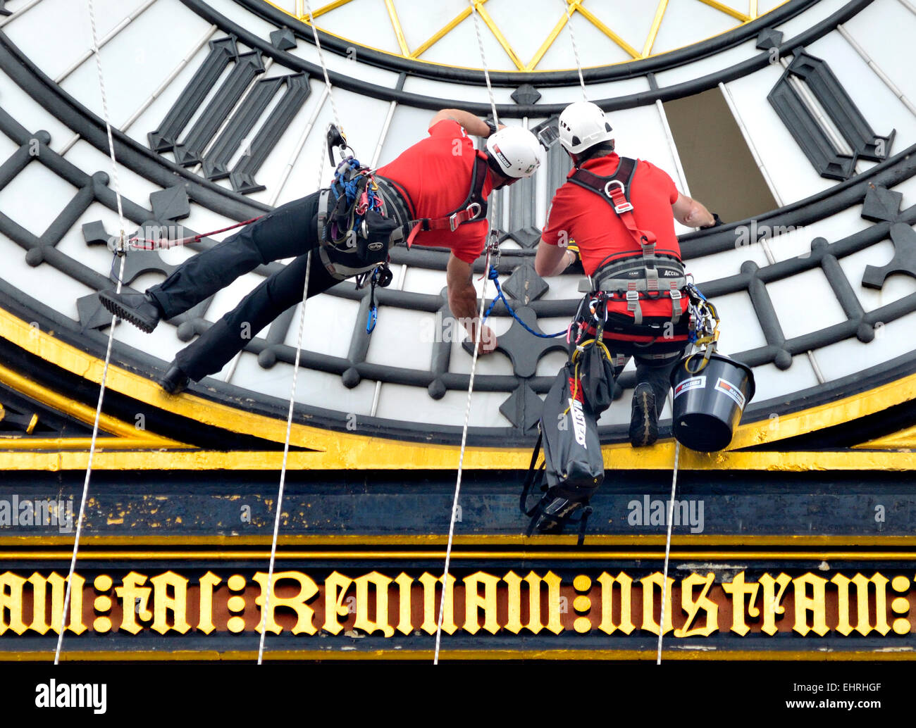Cleaning big ben clock 2014 hi-res stock photography and images - Alamy