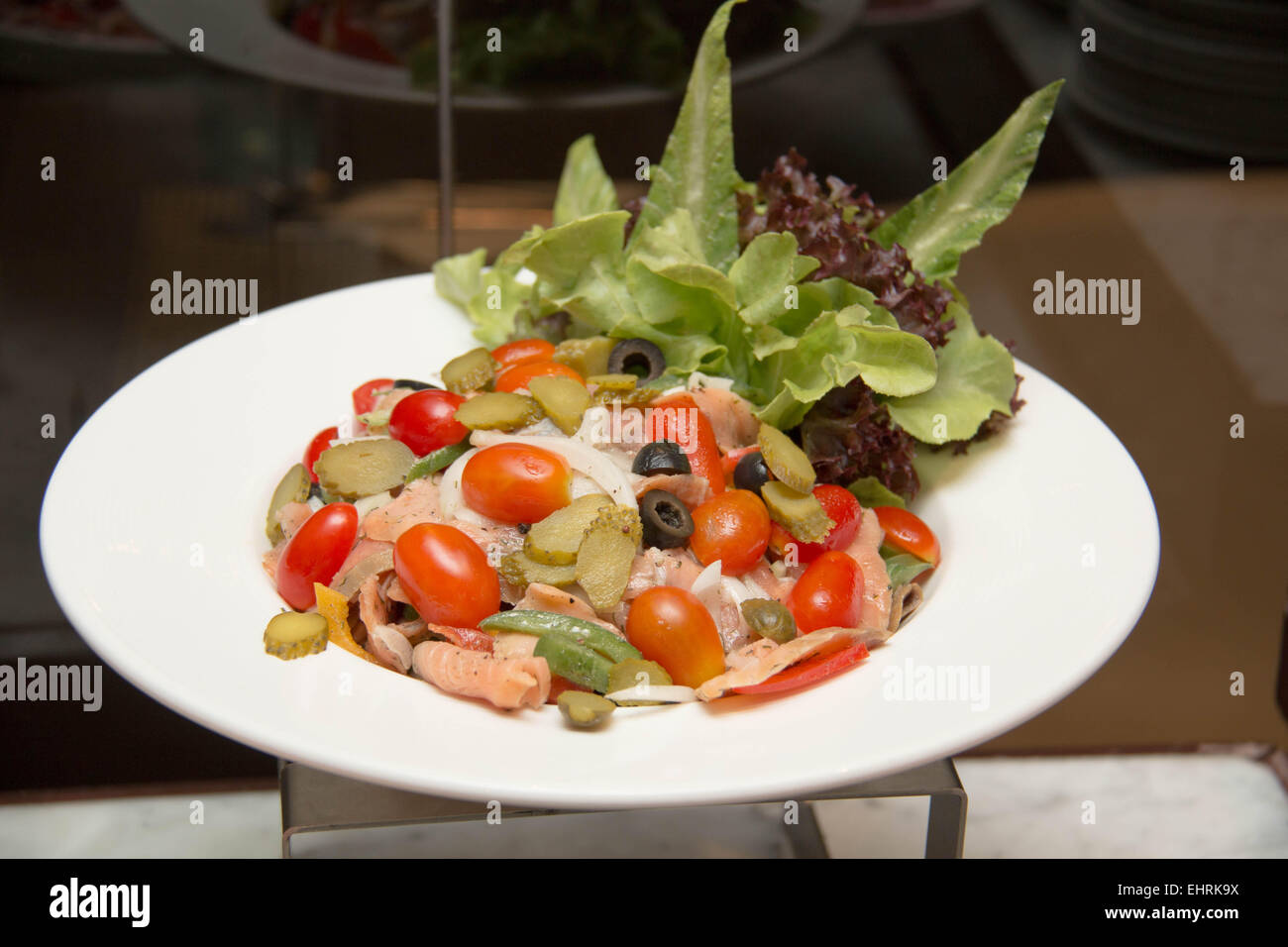 Mixed greens vegetable salad hi-res stock photography and images - Alamy