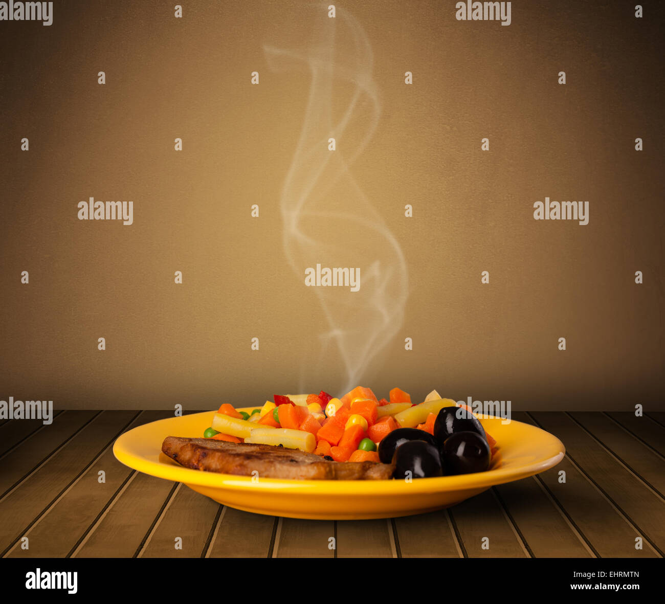 Fresh delicious home cooked food with steam Stock Photo - Alamy