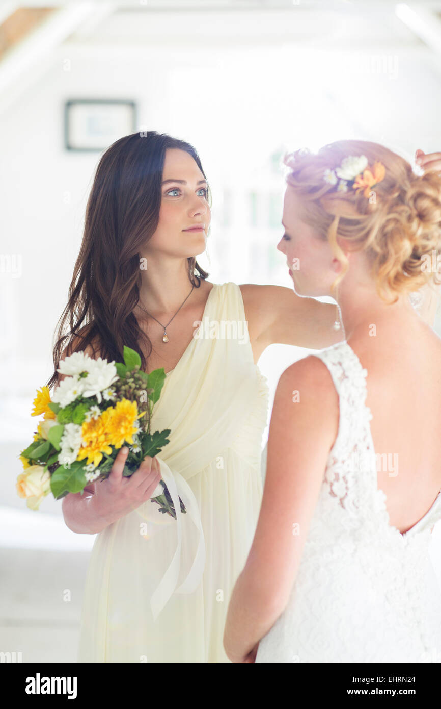 Brides maid with flowers hi-res stock photography and images - Alamy