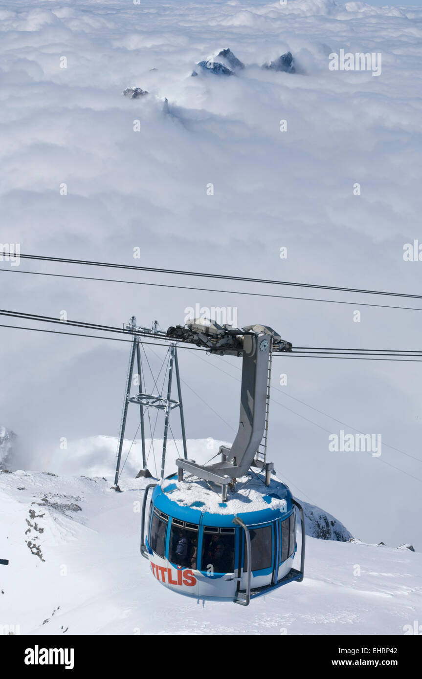 Rotating gondola hi-res stock photography and images - Alamy