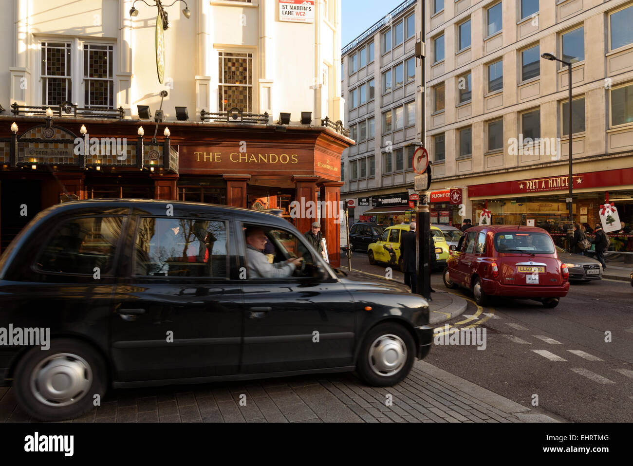 London taxi cab side view hi-res stock photography and images - Alamy