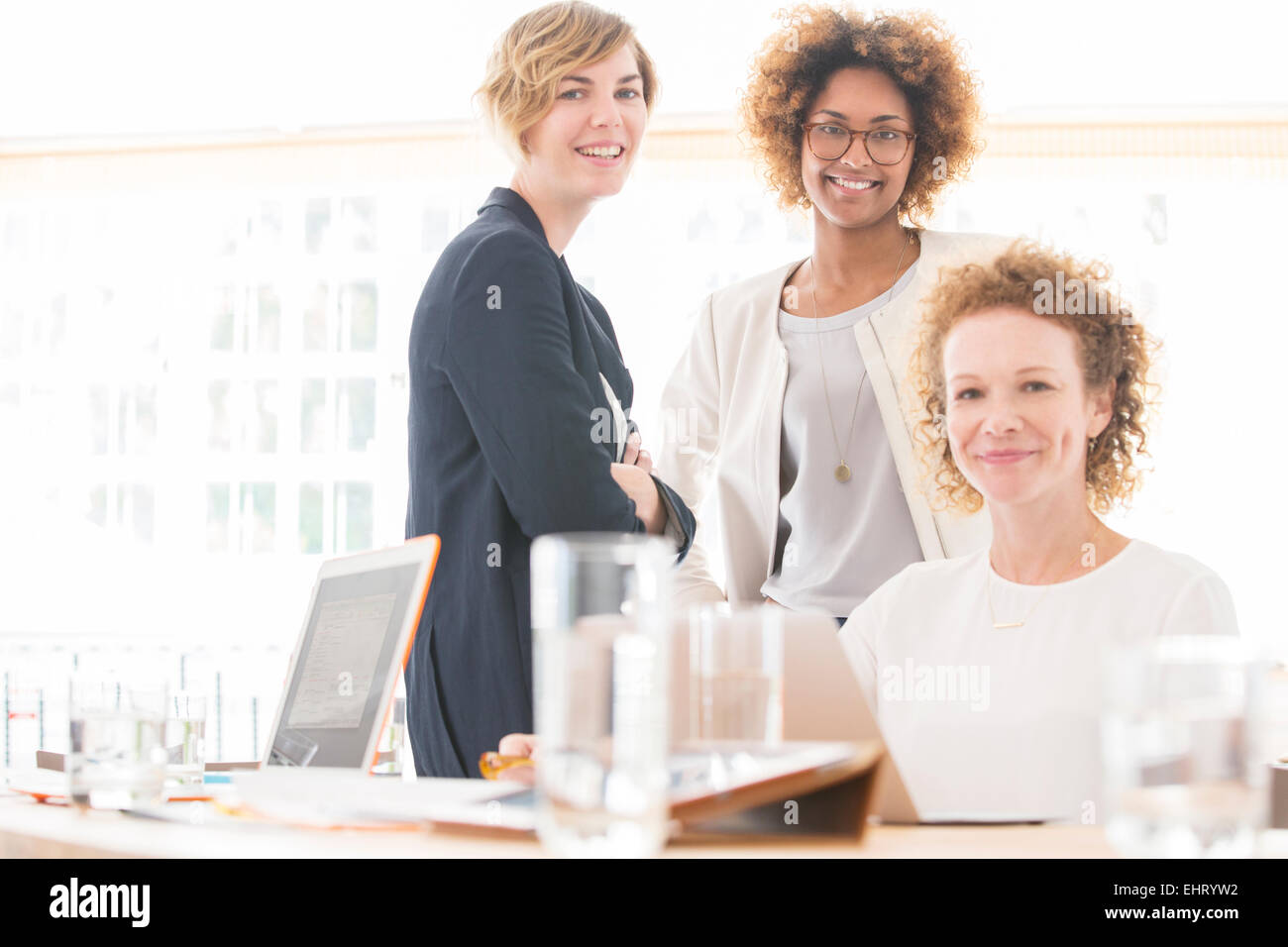 Desk workers office hi-res stock photography and images - Alamy