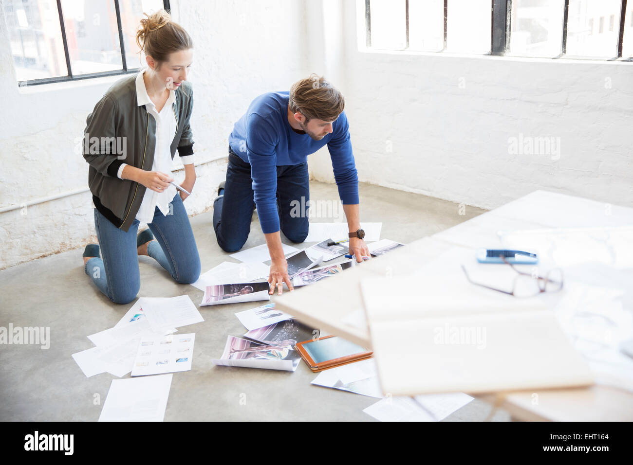 Kneeling man hi-res stock photography and images - Alamy
