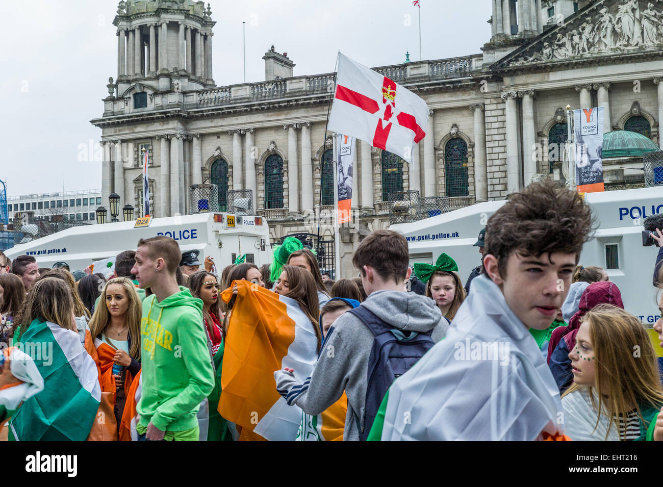 Rival groups of republicans draped in Irish Tricolors and Unionists ...