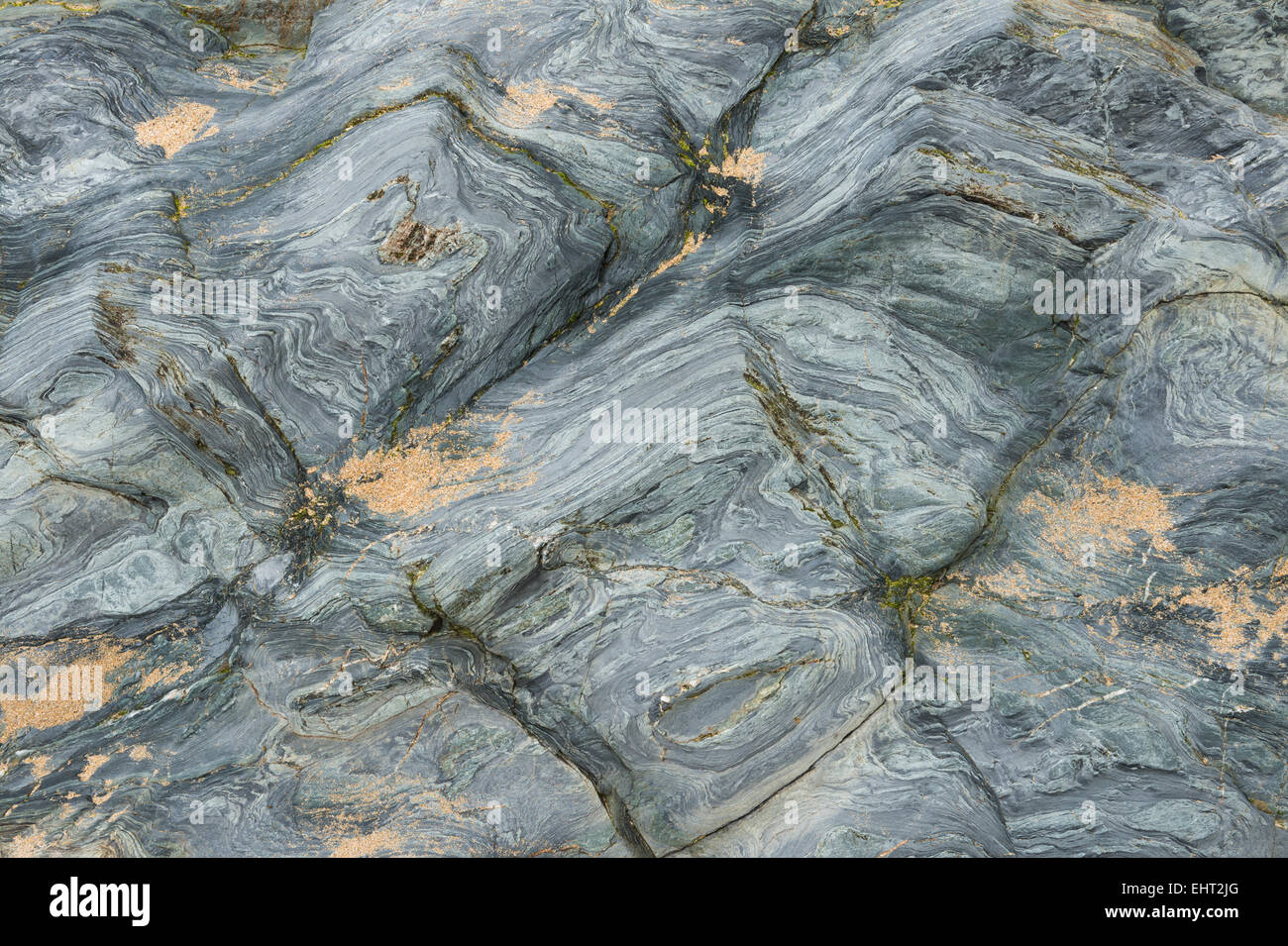 Structure on slate at the beach of Cornwall Stock Photo - Alamy