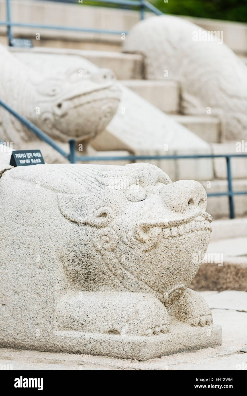 Asia, Republic of Korea, South Korea, Seoul, Deoksugung palace, guard ...