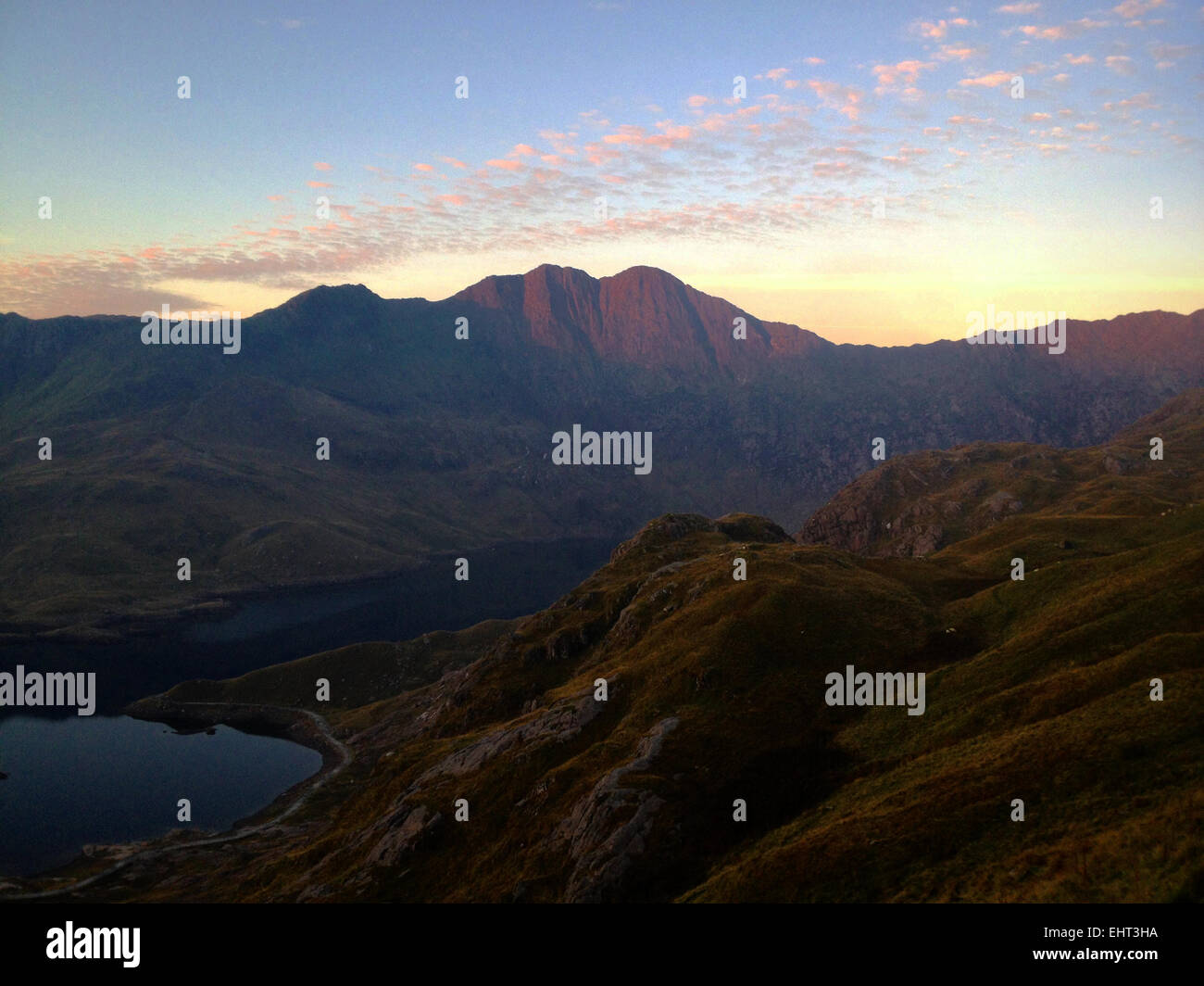Snowdon mountain sunrise hi-res stock photography and images - Alamy