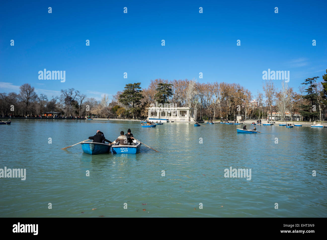 Lake in Retiro park, Madrid Spain Stock Photo - Alamy