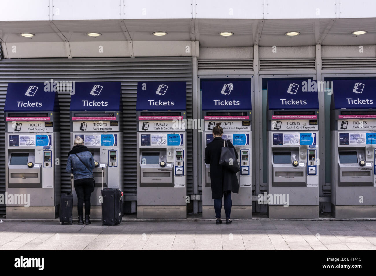 Ticket machine hi-res stock photography and images - Alamy
