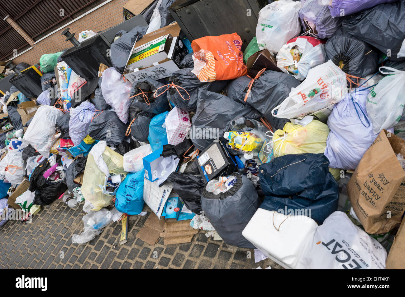 strike by municipal waste collection Stock Photo - Alamy