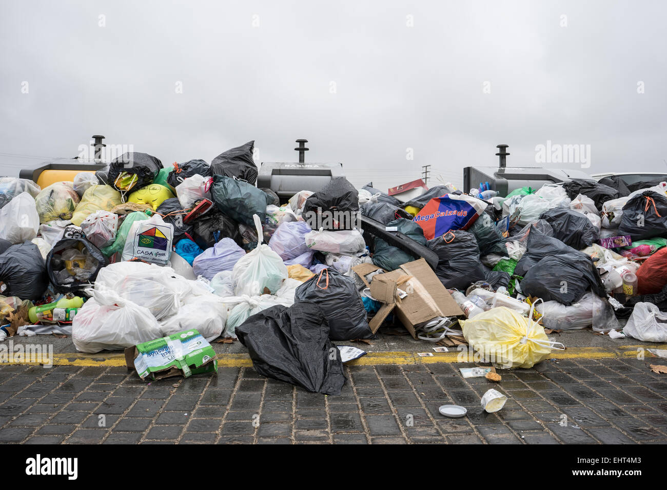 strike by municipal waste collection Stock Photo - Alamy