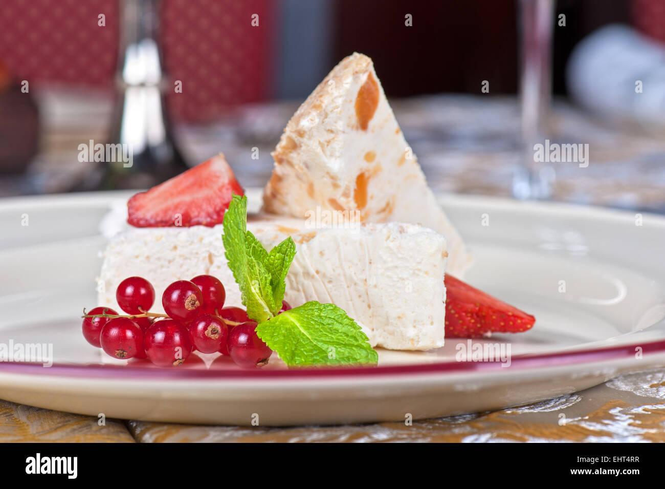 cream berries dessert Stock Photo - Alamy