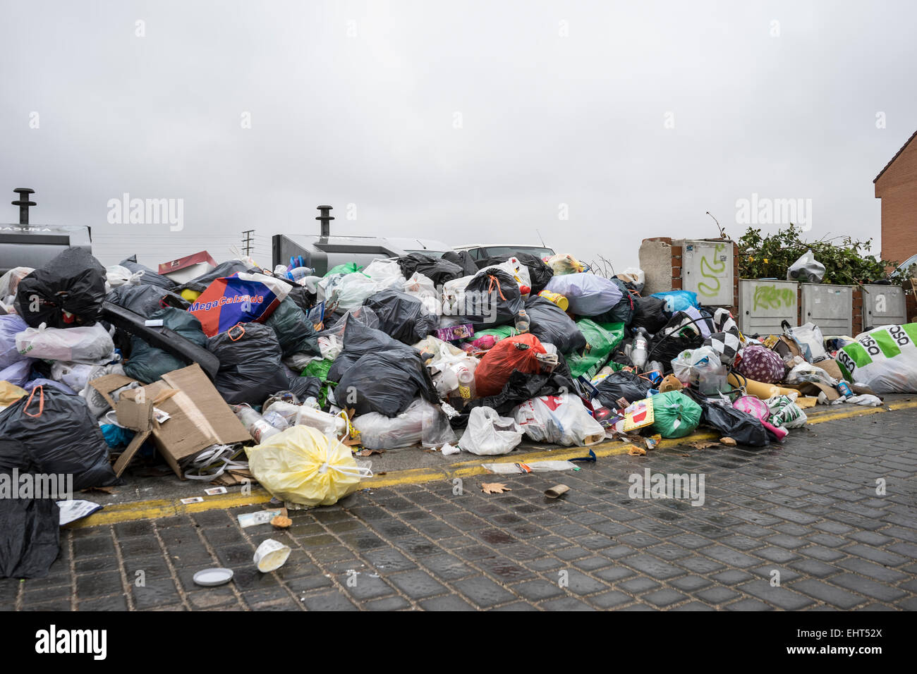 strike by municipal waste collection Stock Photo - Alamy