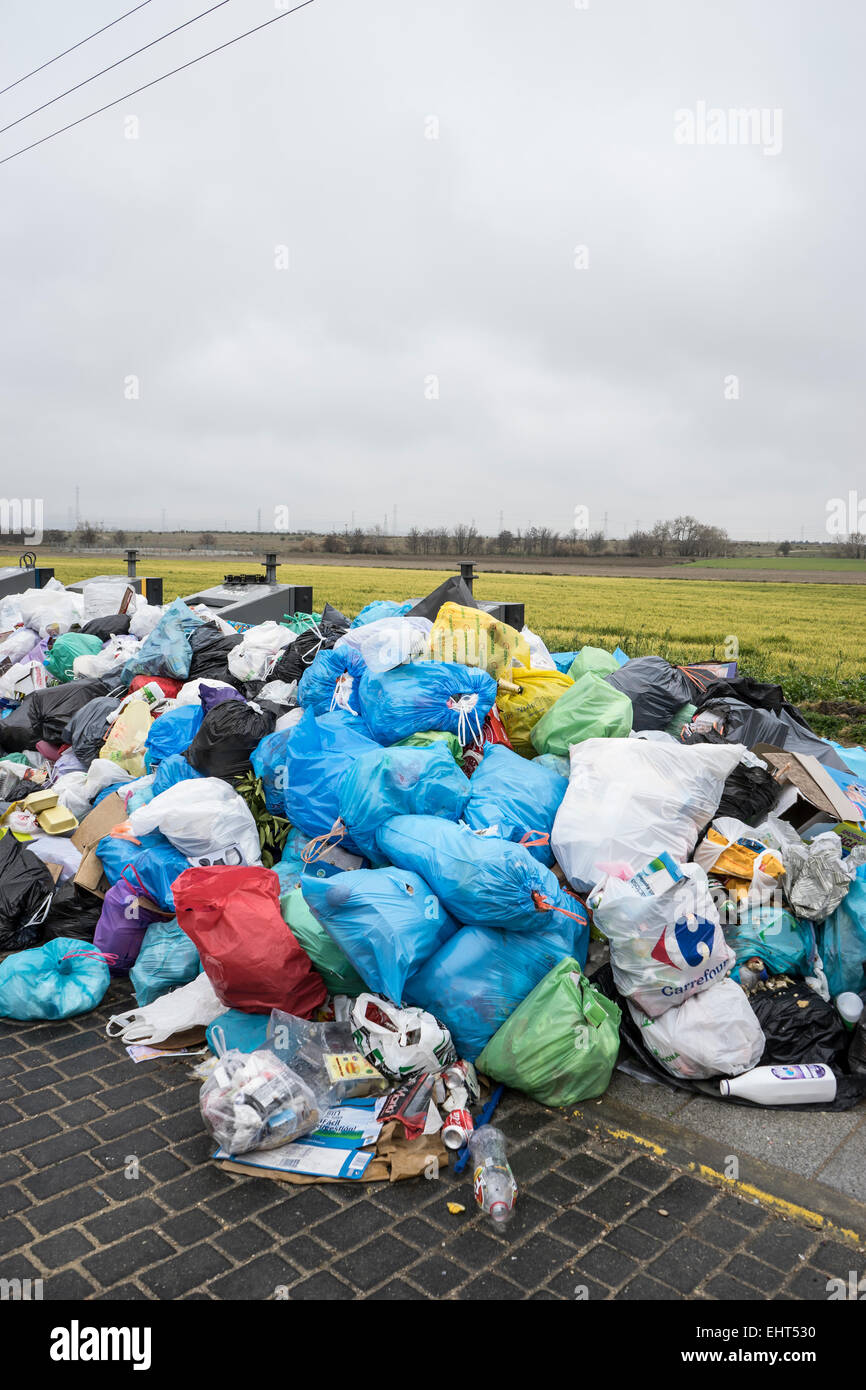 strike by municipal waste collection Stock Photo - Alamy
