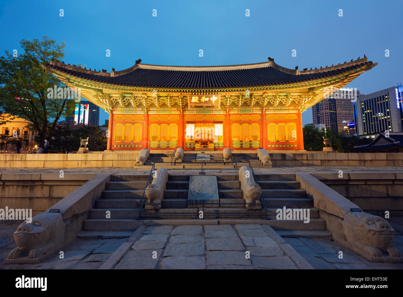 Deoksugung palace seoul republic hi-res stock photography and images ...