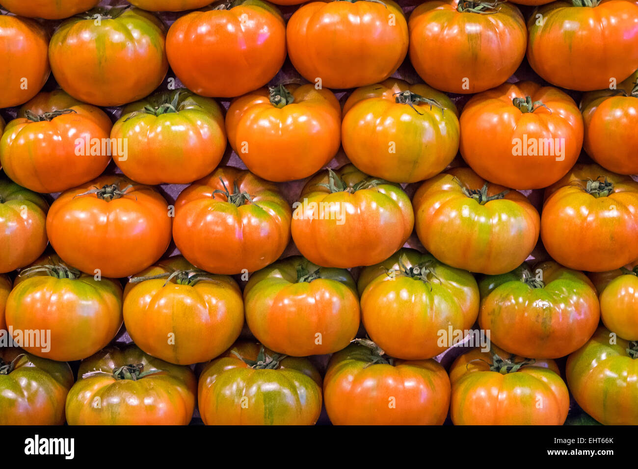 Big juicy tomatoes hi-res stock photography and images - Alamy