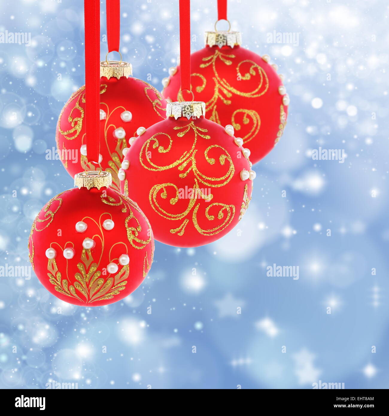 Red christmas bauble blurred hi-res stock photography and images - Alamy