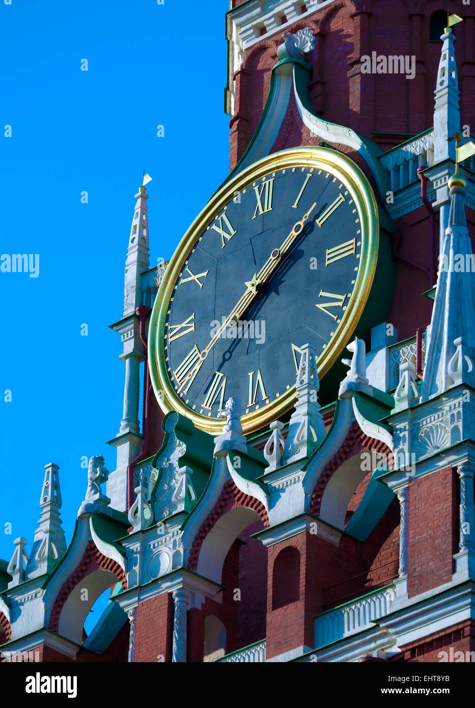 Main state clock - Spasskaya tower, Moscow, Russia Stock Photo - Alamy