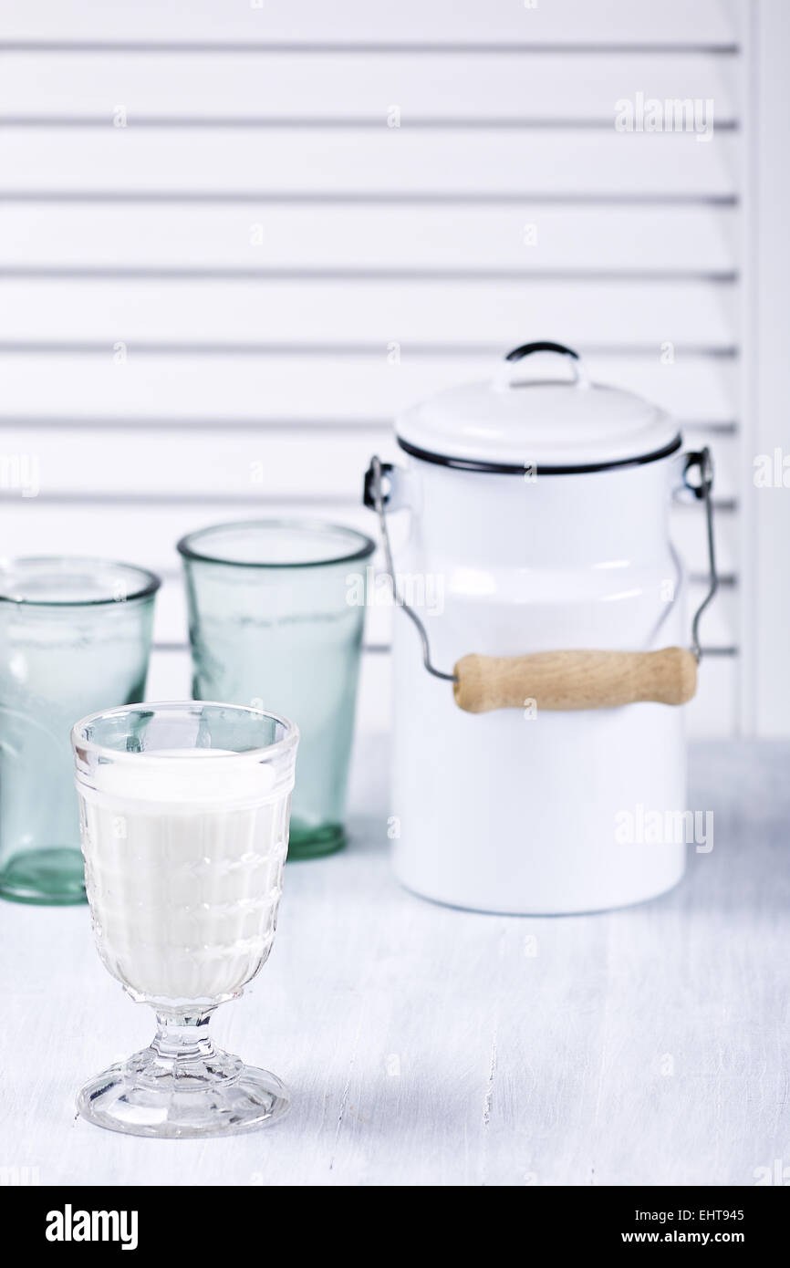 Enamel milk pot hi-res stock photography and images - Alamy