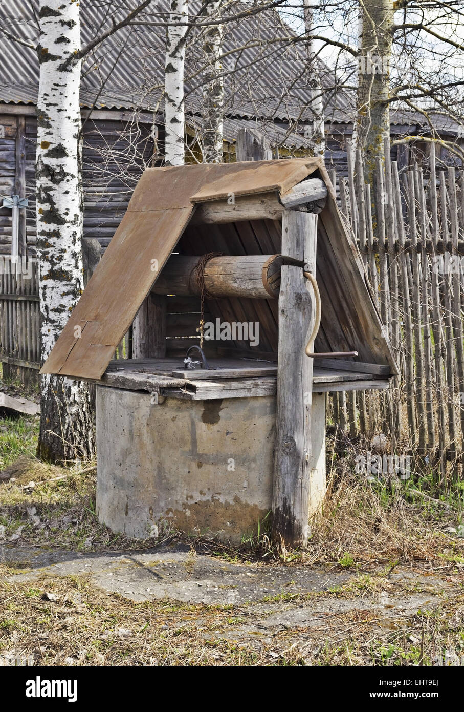 Village well hi-res stock photography and images - Alamy
