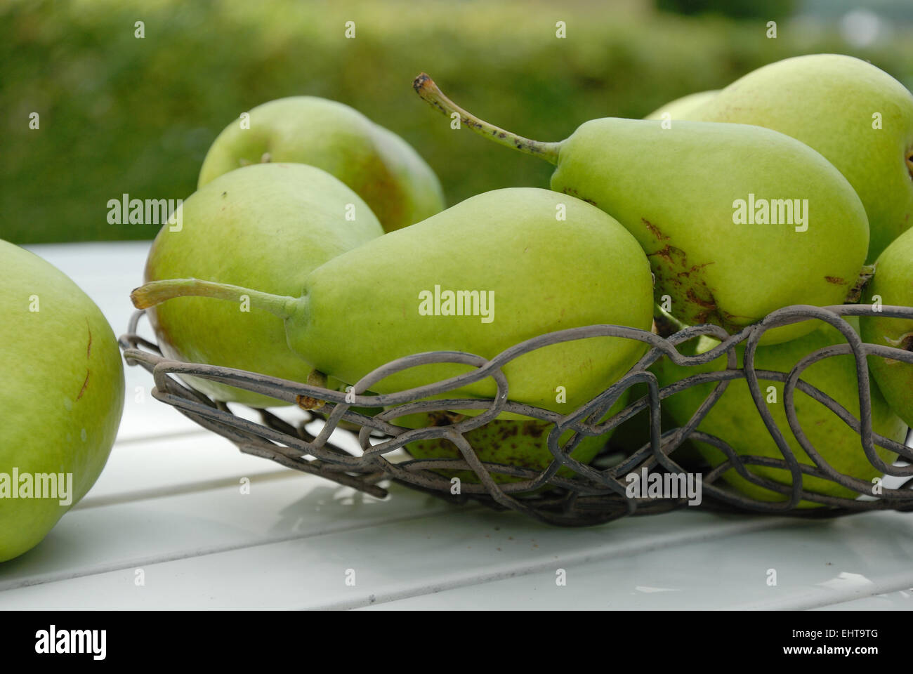 Pears in a basket hi-res stock photography and images - Alamy