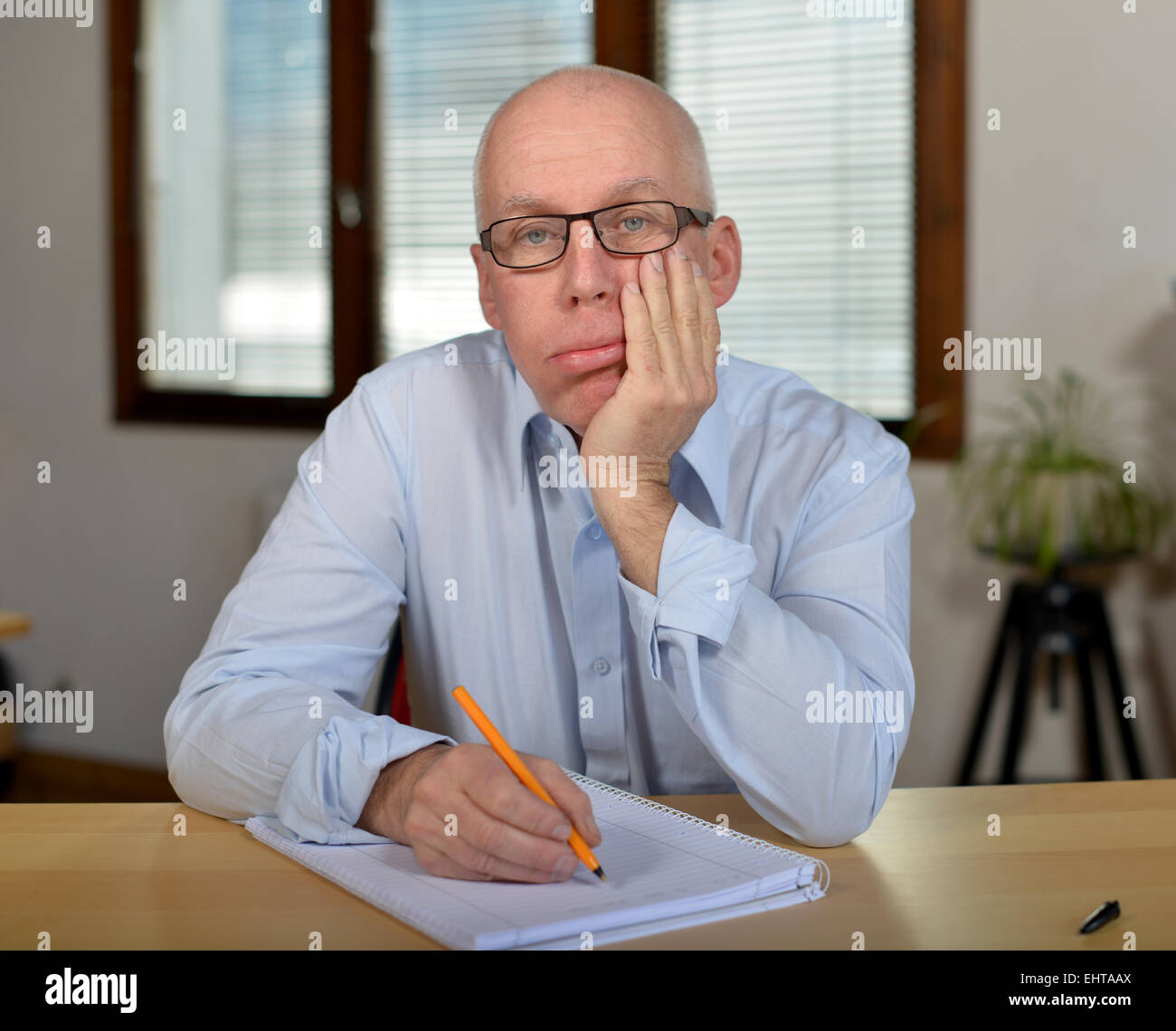 Disillusioned man hi-res stock photography and images - Alamy