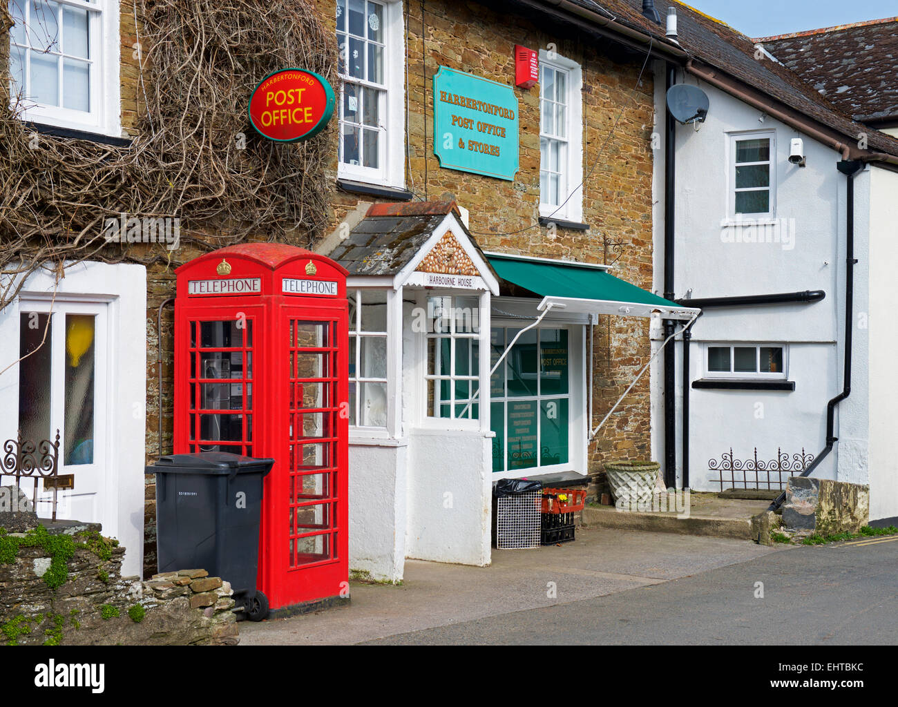Post Office at Harbertonford, Devon, England UK Stock Photo - Alamy