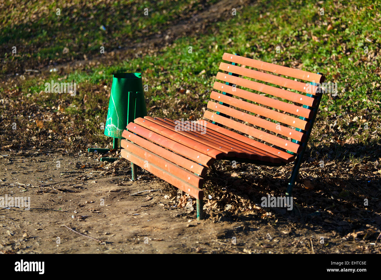 Bench in autumn park, Moscow Stock Photo - Alamy