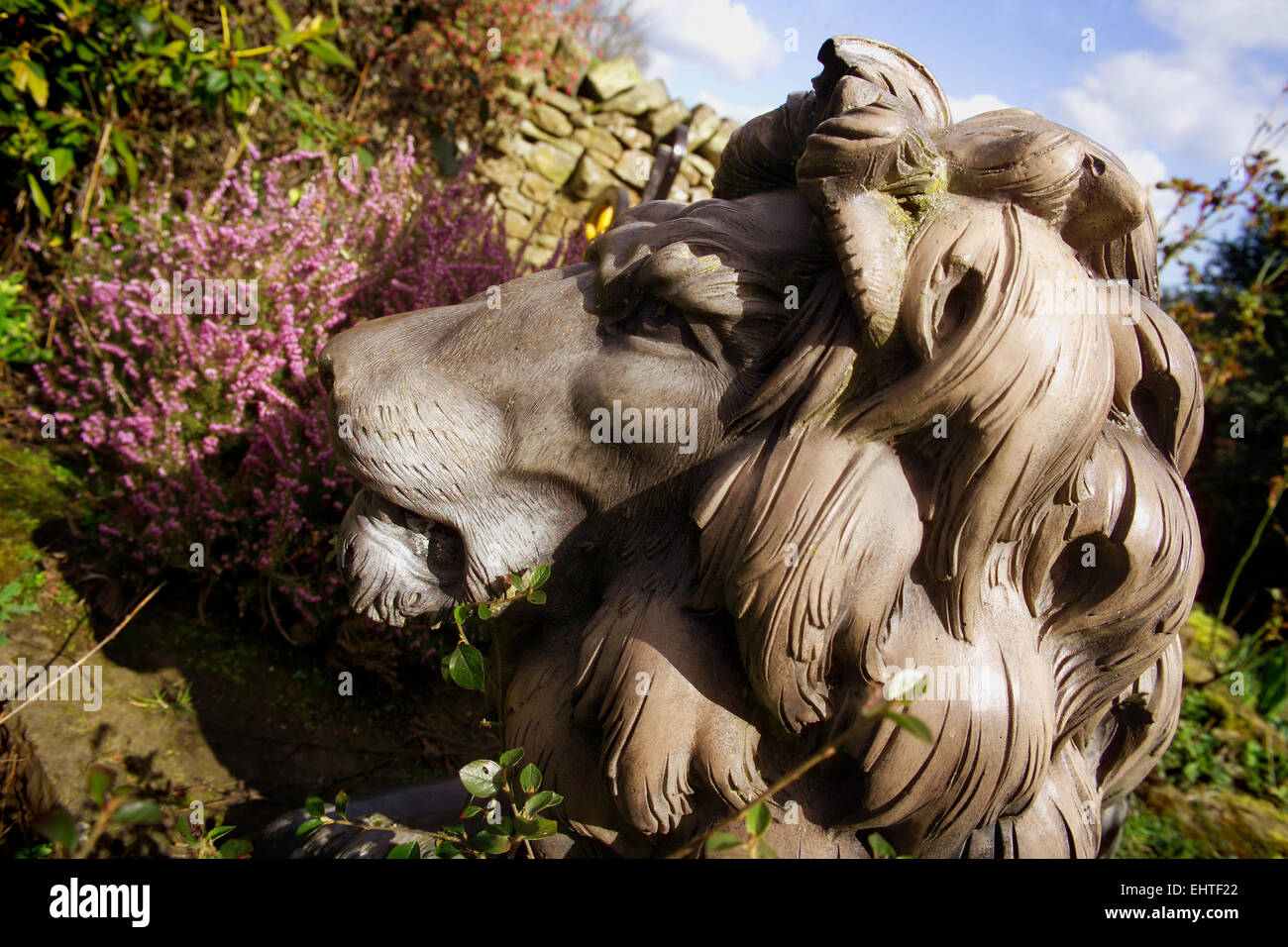 Stone statue of Lion Stock Photo - Alamy