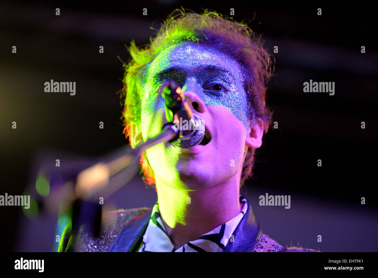 Face up band hi-res stock photography and images - Alamy