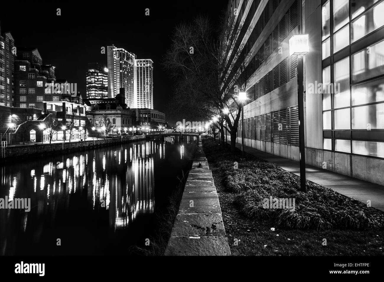 Baltimore waterfront hotel hi-res stock photography and images - Alamy
