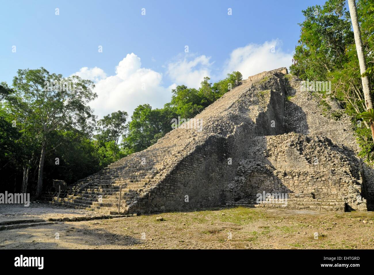 Piramide maya mexico hi-res stock photography and images - Alamy