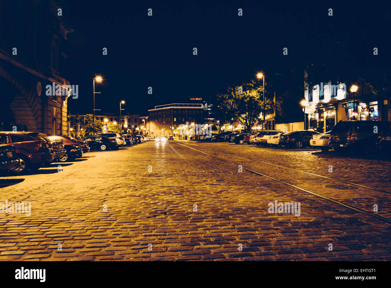 Cobblestone street in Fells Point at night, Baltimore, Maryland Stock ...