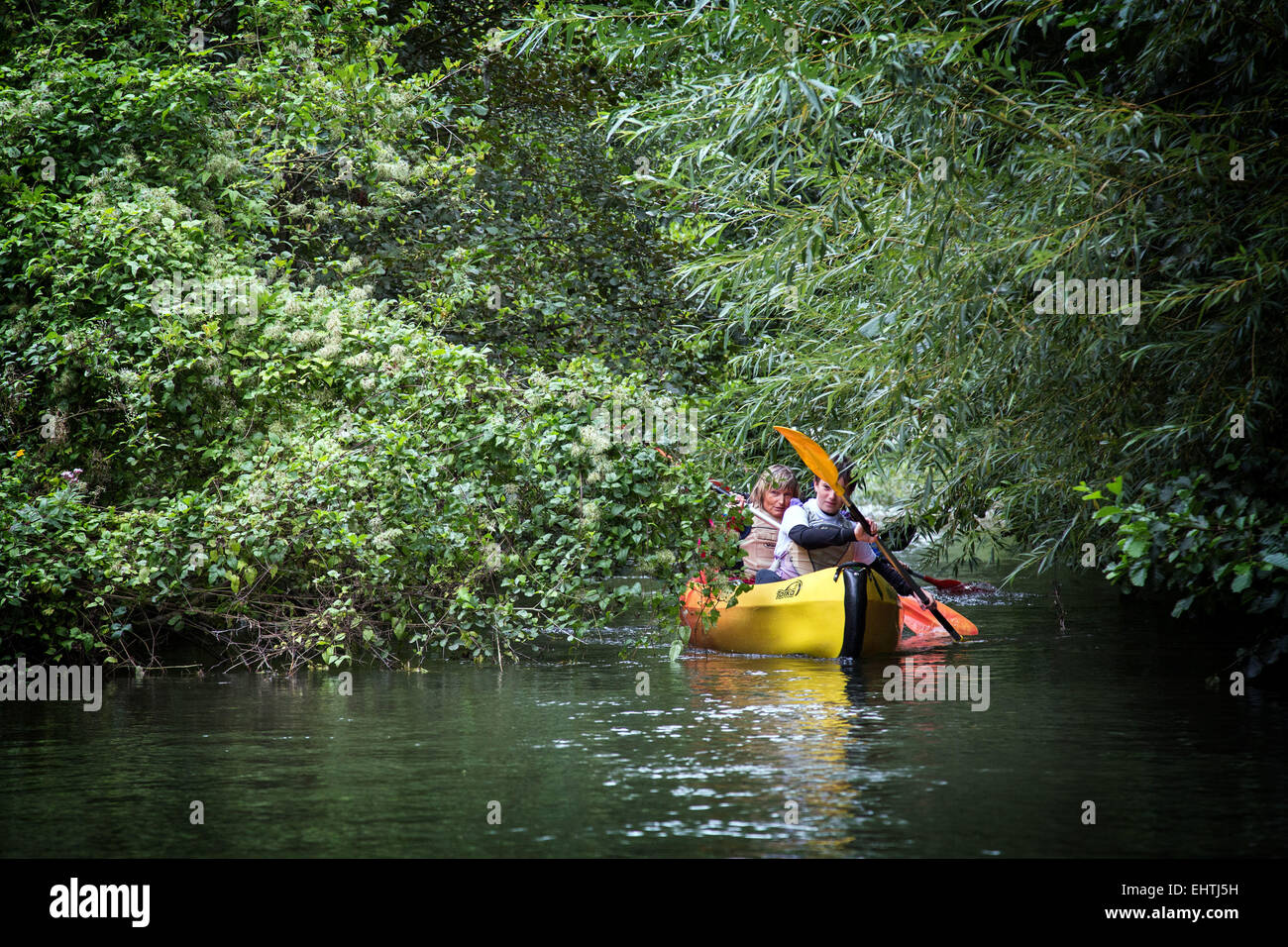 Family france canoe hi-res stock photography and images - Alamy