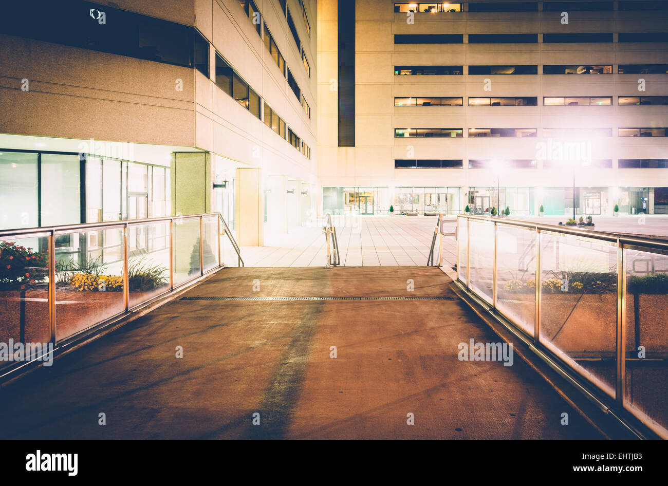 Baltimore convention center building hi-res stock photography and ...