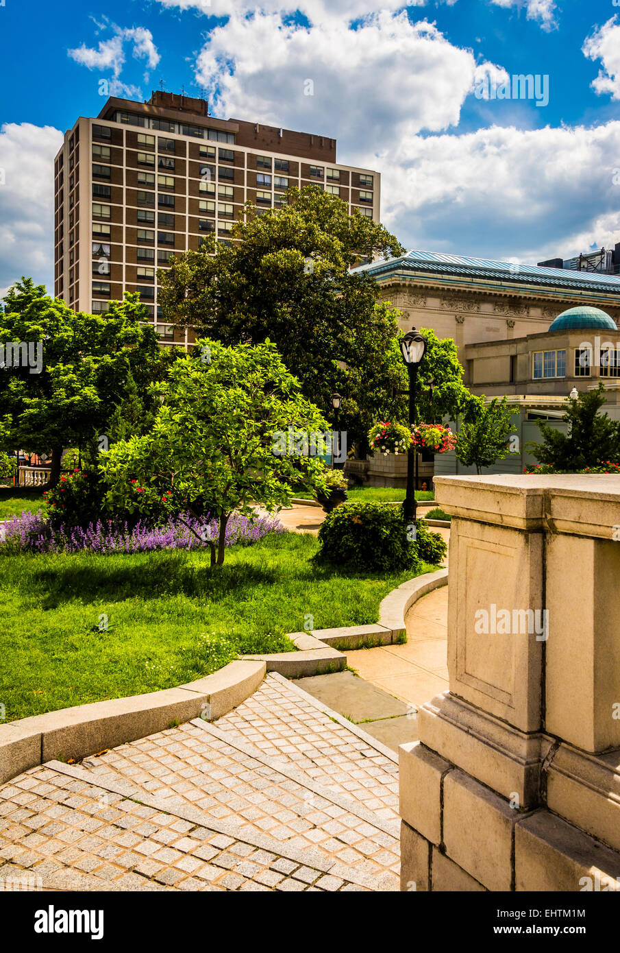Garden and buildings in Mount Vernon, Baltimore, Maryland Stock Photo ...