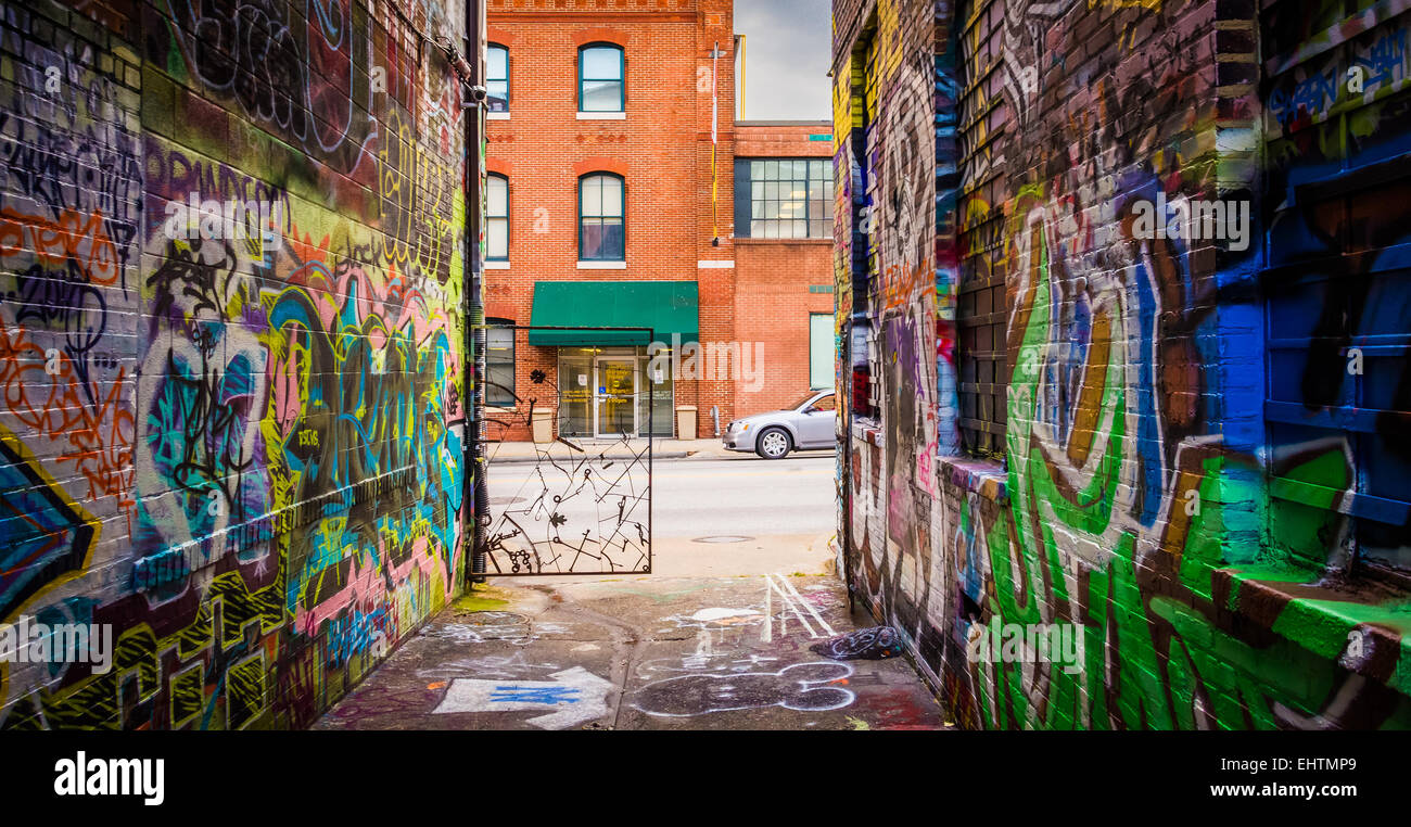 Graffiti Alley and Howard Street in Baltimore, Maryland Stock Photo - Alamy