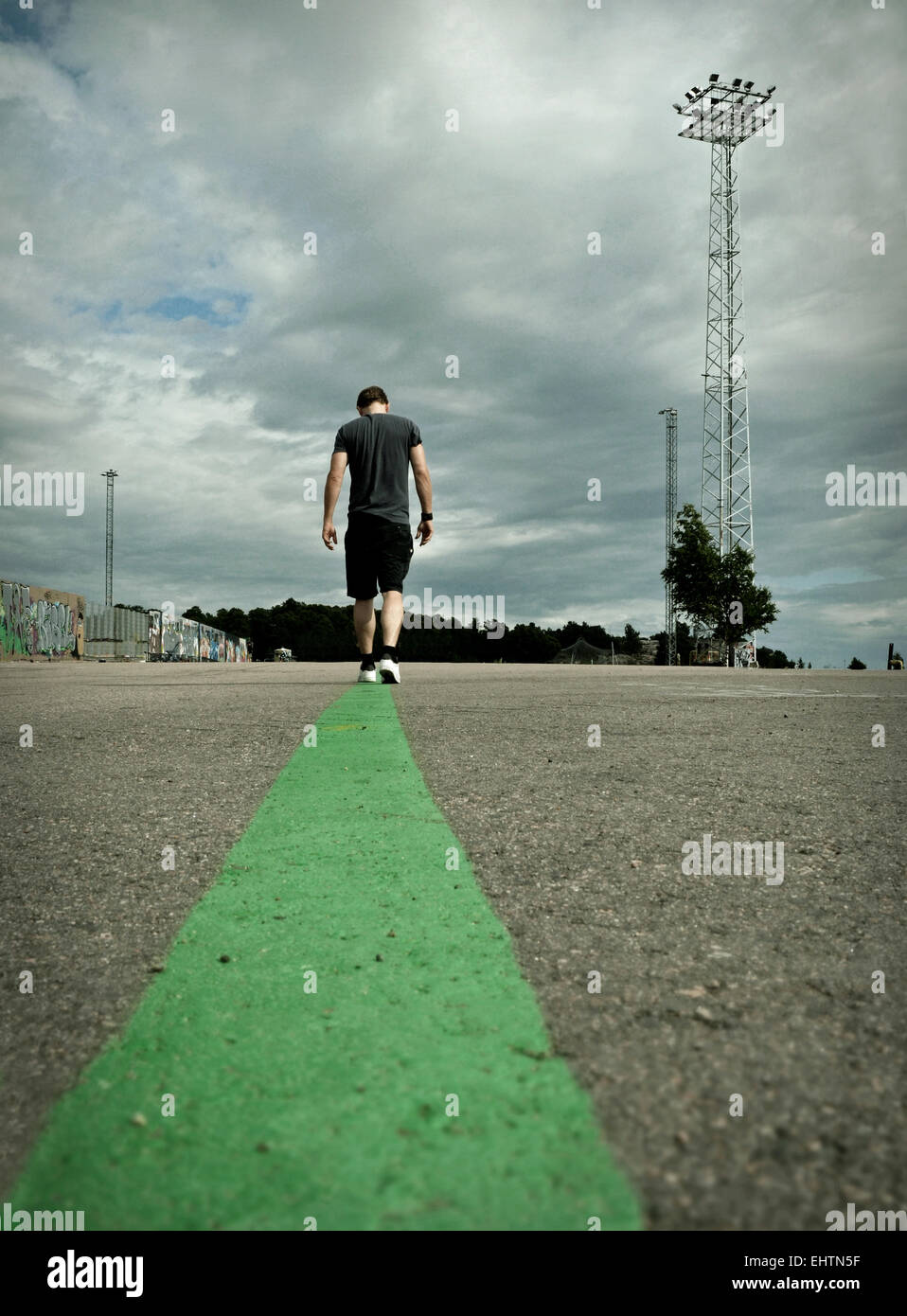 Walk the line hi-res stock photography and images - Alamy