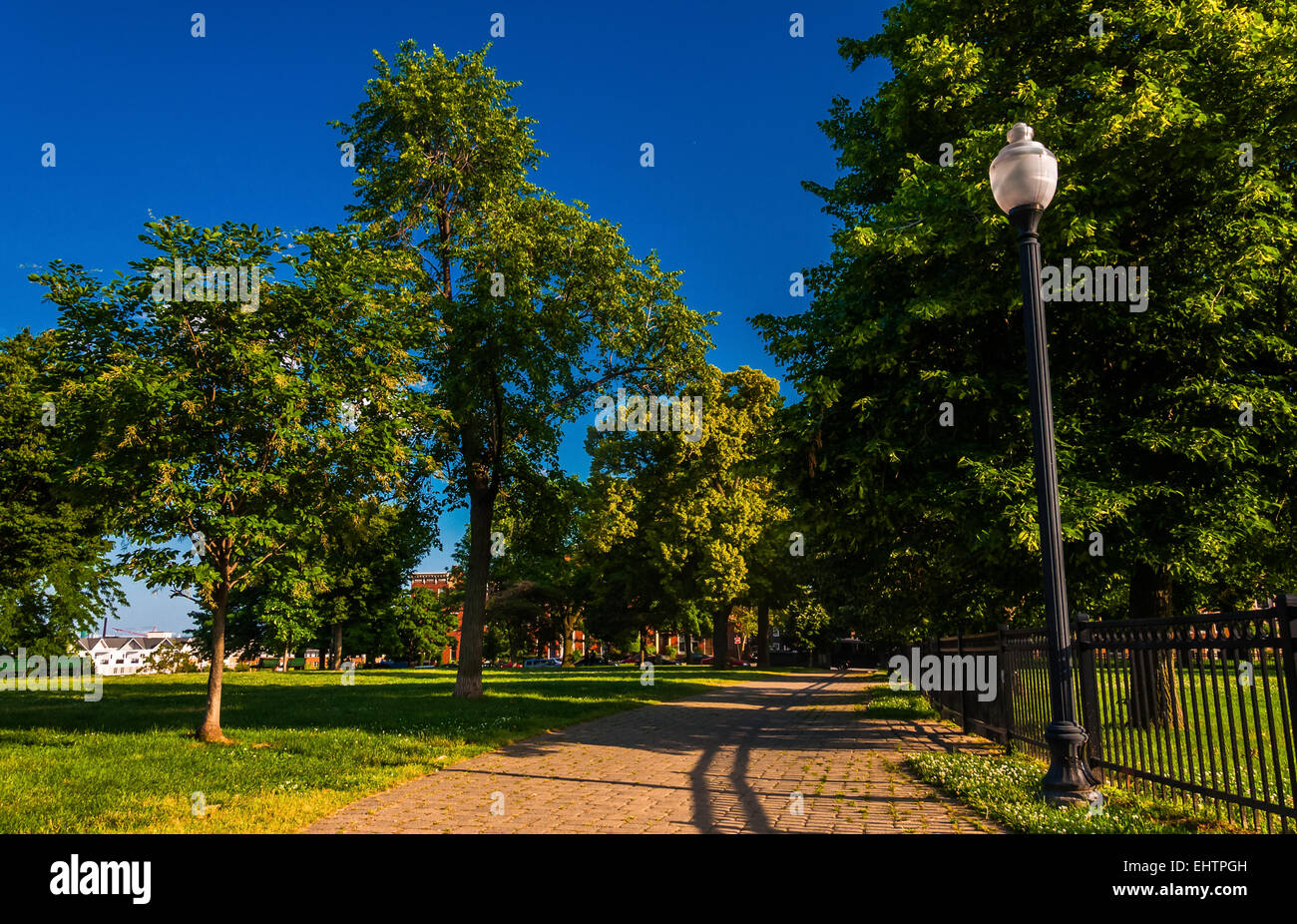 Brick path through park hi-res stock photography and images - Alamy