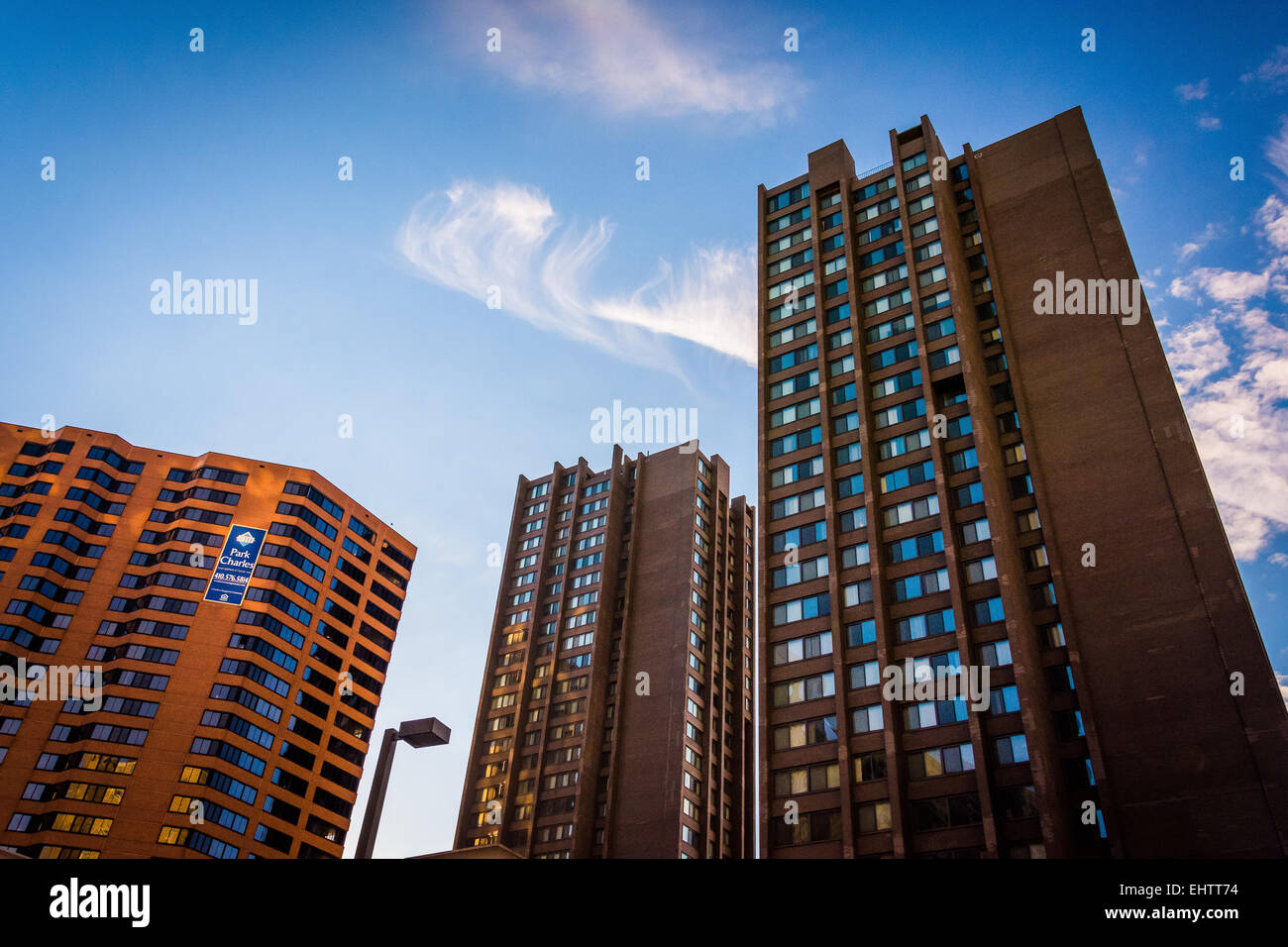 Light up buildings hi-res stock photography and images - Alamy