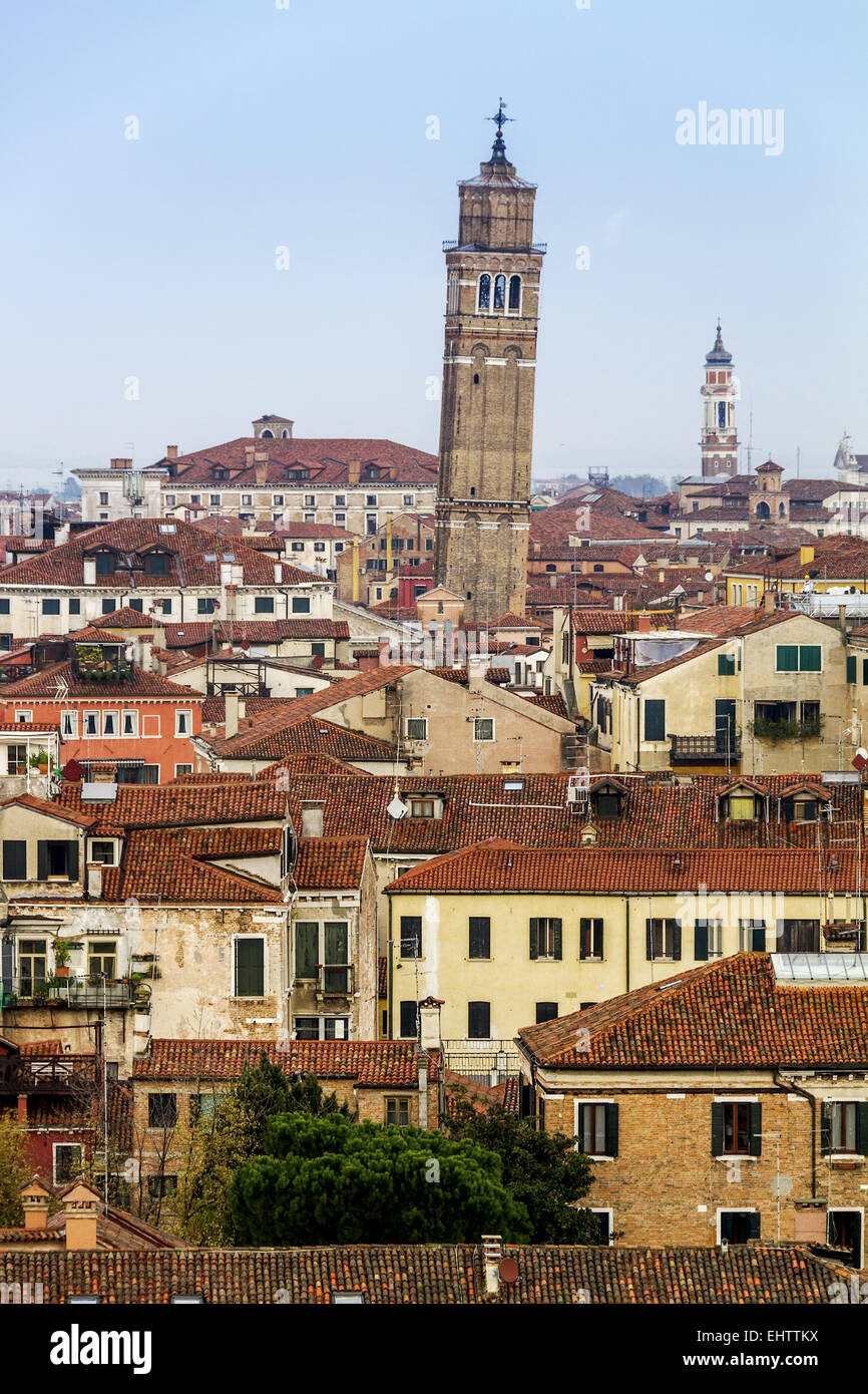 Leaning structures hi-res stock photography and images - Alamy