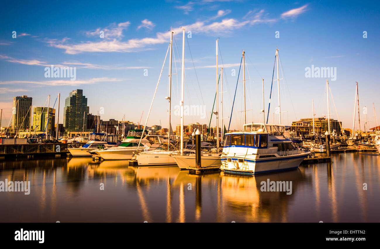 Marina along the waterfront in Baltimore, Maryland Stock Photo - Alamy