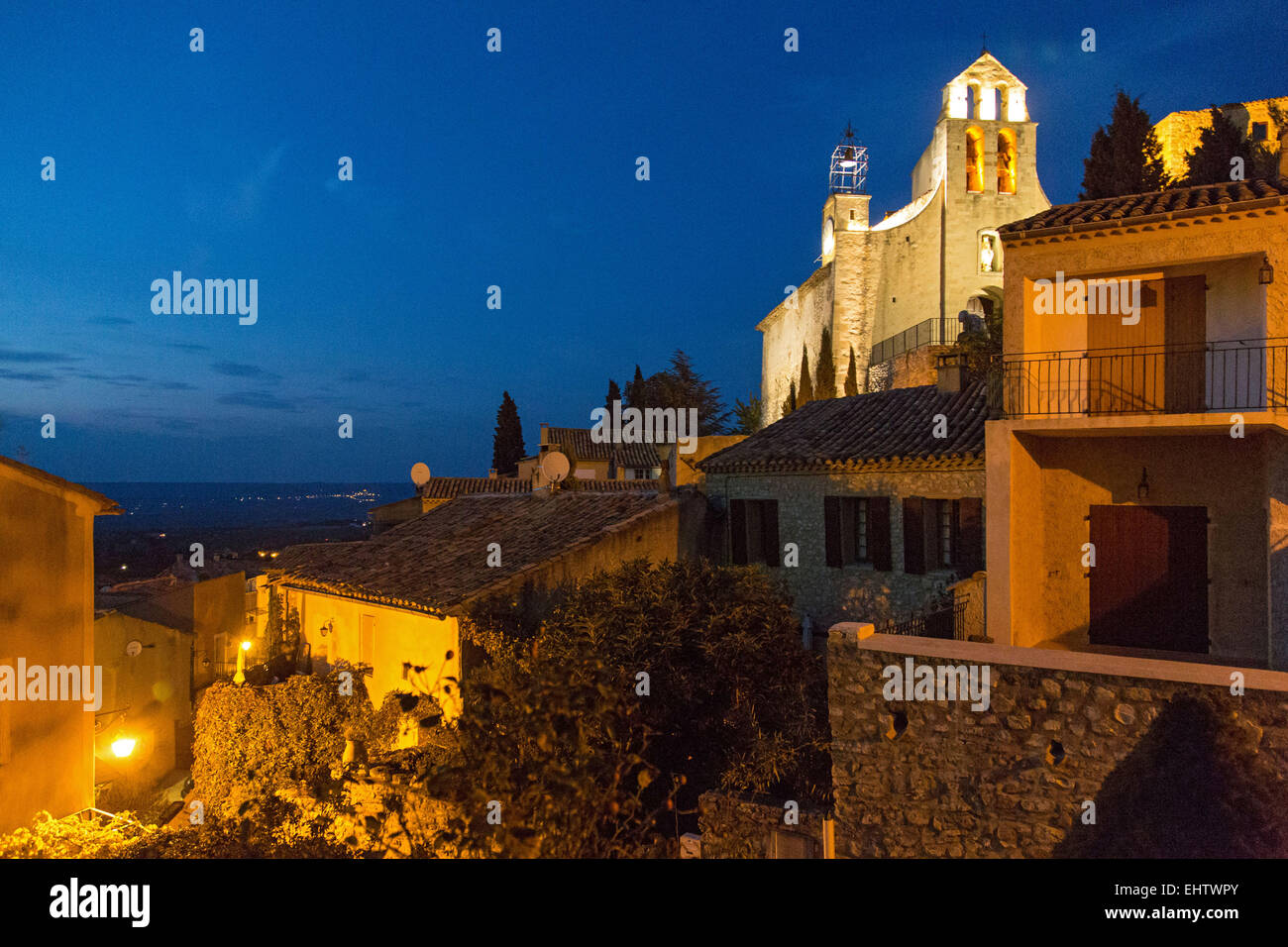 VILLAGE OF GIGONDAS, FRANCE Stock Photo - Alamy