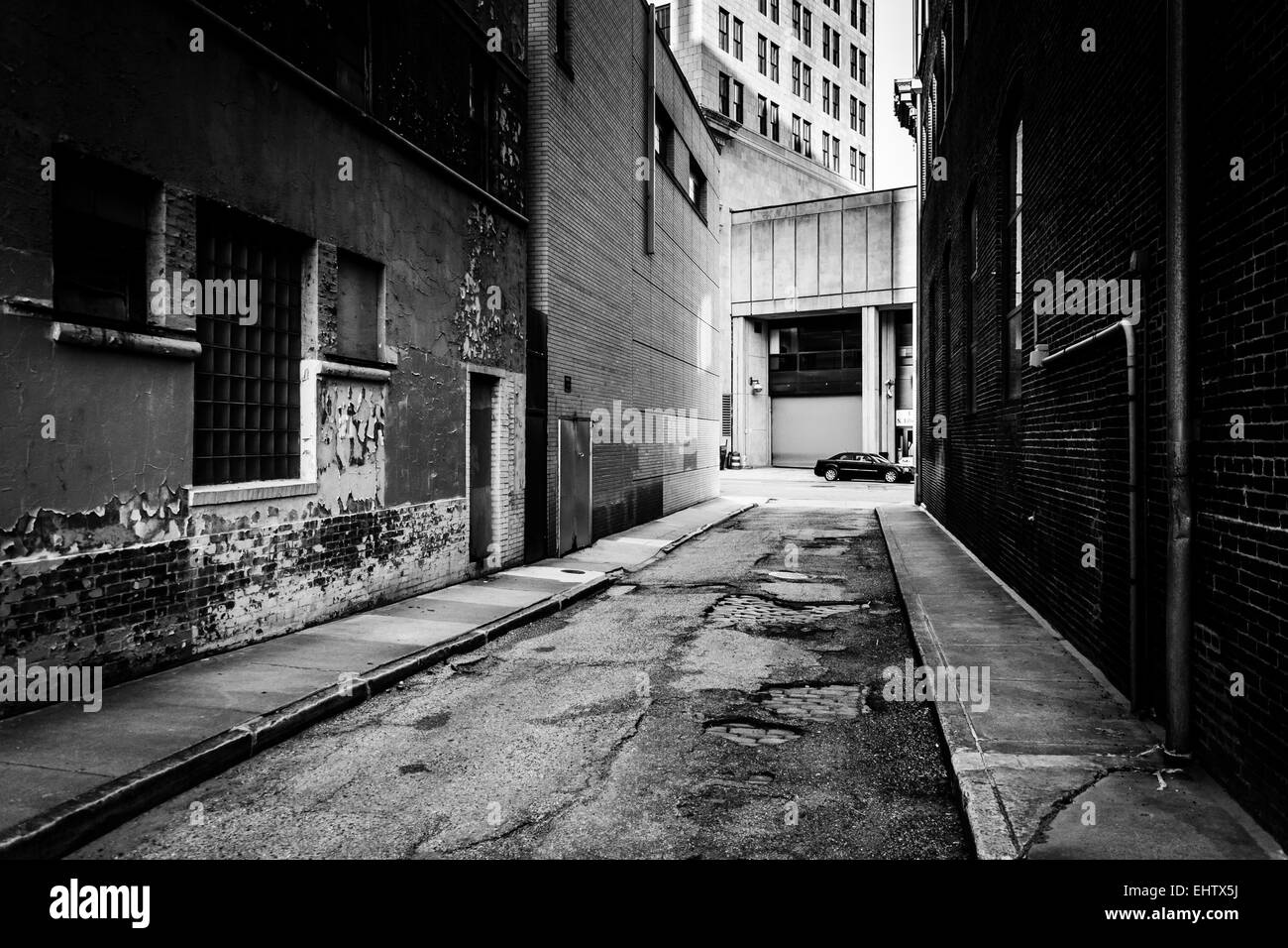 Narrow alley in Baltimore, Maryland Stock Photo - Alamy