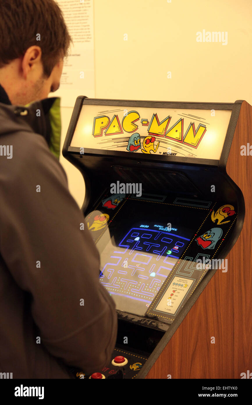 Computer game exhibition hi-res stock photography and images - Alamy