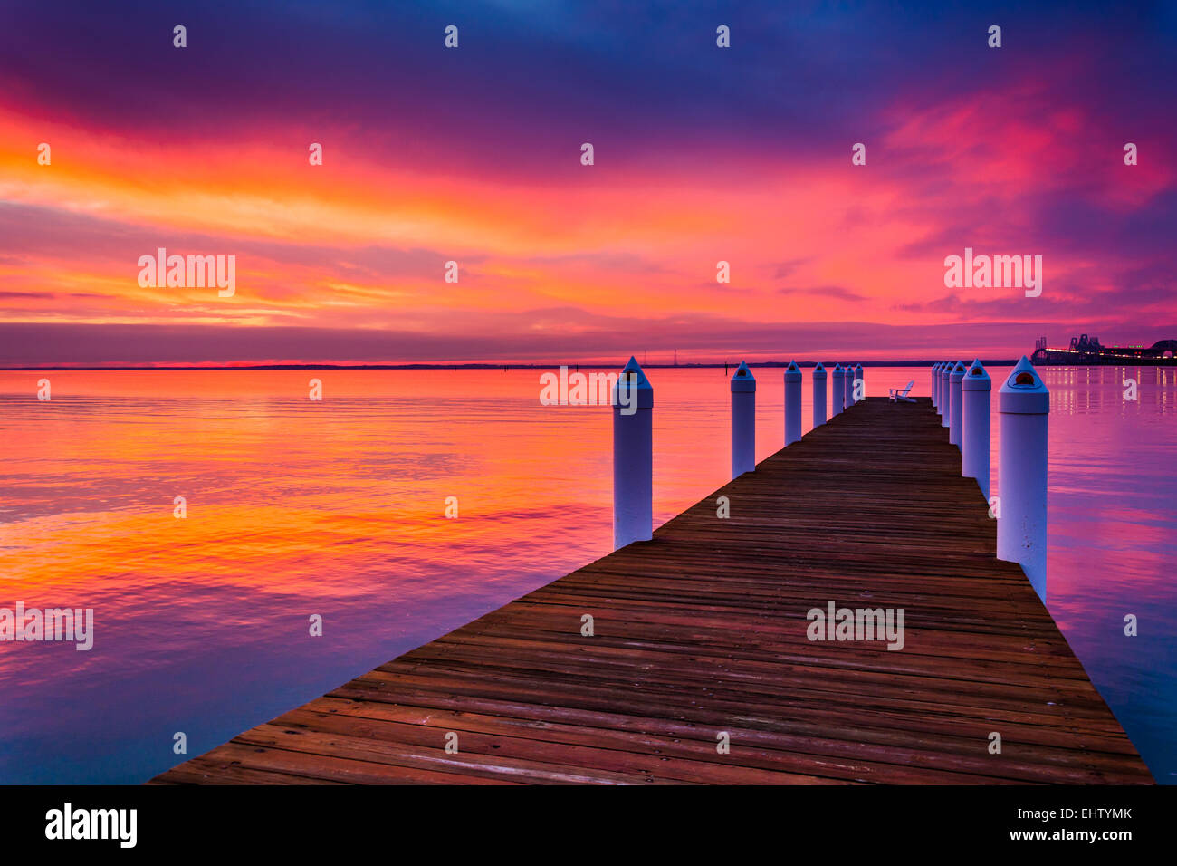Pier and sunset over the Chesapeake Bay, seen from Kent Island ...